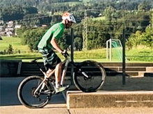 Mountainbike – Fahrtechniken: Stufen hochfahren » mobilesport.ch