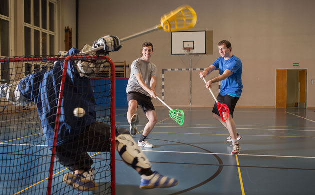 Inter-crosse: Jeu éclair sur deux jambes » mobilesport.ch